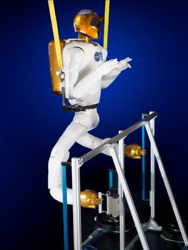 Robonaut 2, l'astronaute robotisé de la Nasa, va recevoir ses jambes ...
