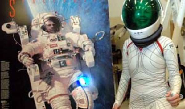 BioSuit : le MIT travaille sur une combinaison spatiale à mémoire de ...