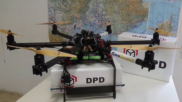 La Poste expérimente la livraison de colis par drone - KultureGeek