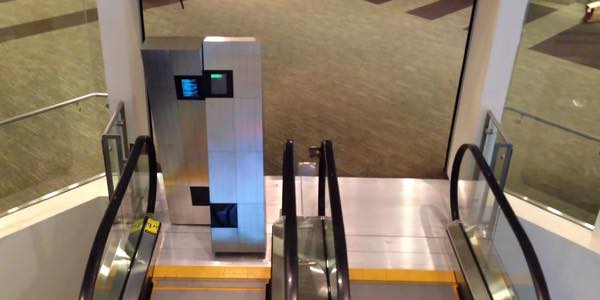 Ce cosplay du robot TARS (Interstellar) est absolument parfait ...