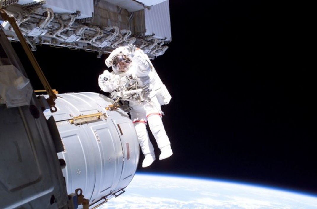 ISS : Thomas Pesquet effectue sa seconde sortie extravéhiculaire ...
