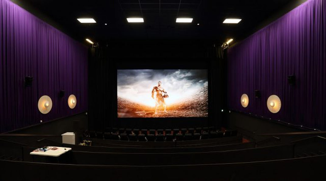 Cinema Screen : Samsung dévoile un écran LED 4K de 10 mètres de ...