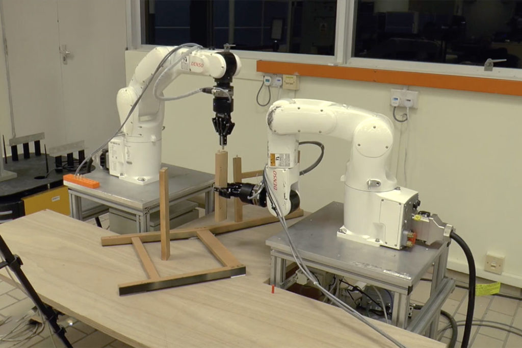Deux robots collaborent... pour monter un meuble IKEA - KultureGeek