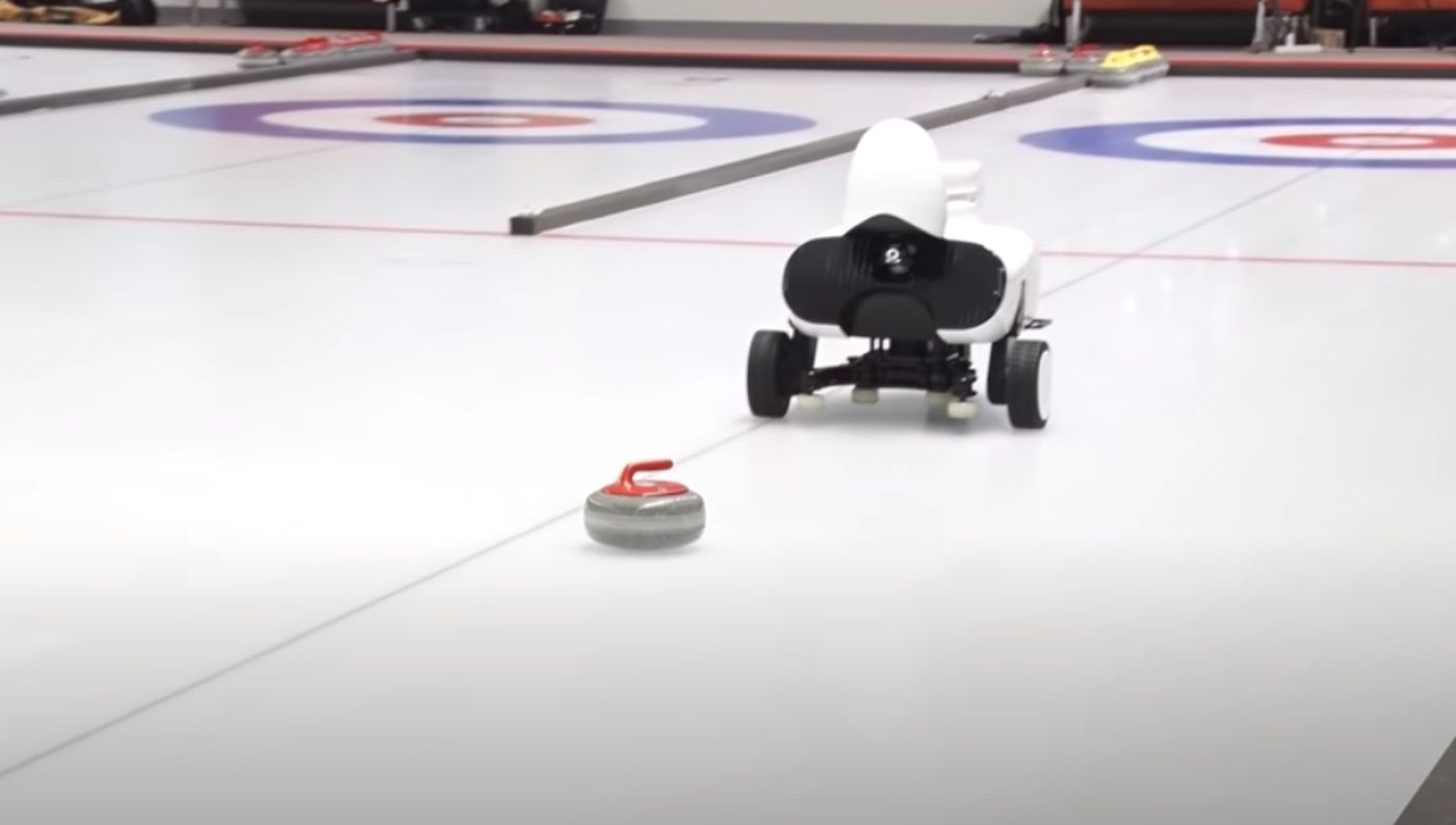 Le robot Curly parvient à battre deux équipes championnes de Curling ...