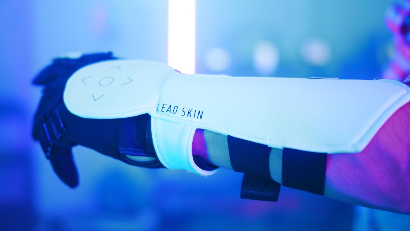 La startup japonaise AI SILK dévoile des gants haptiques pour la VR ...