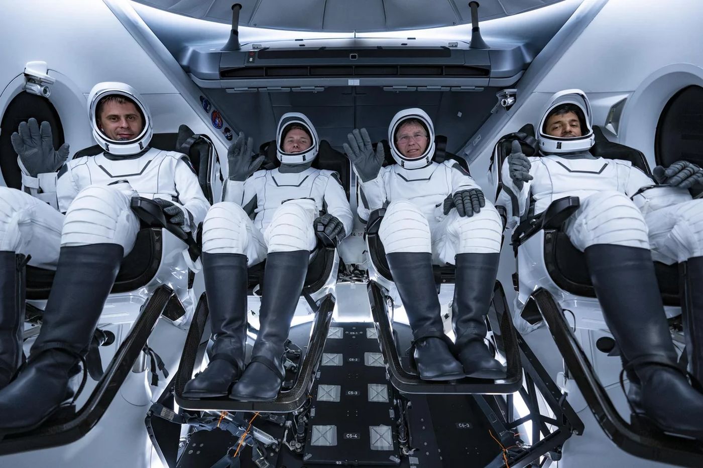 Crew-6 : les astronautes (enfin) en route vers la station spatiale ...