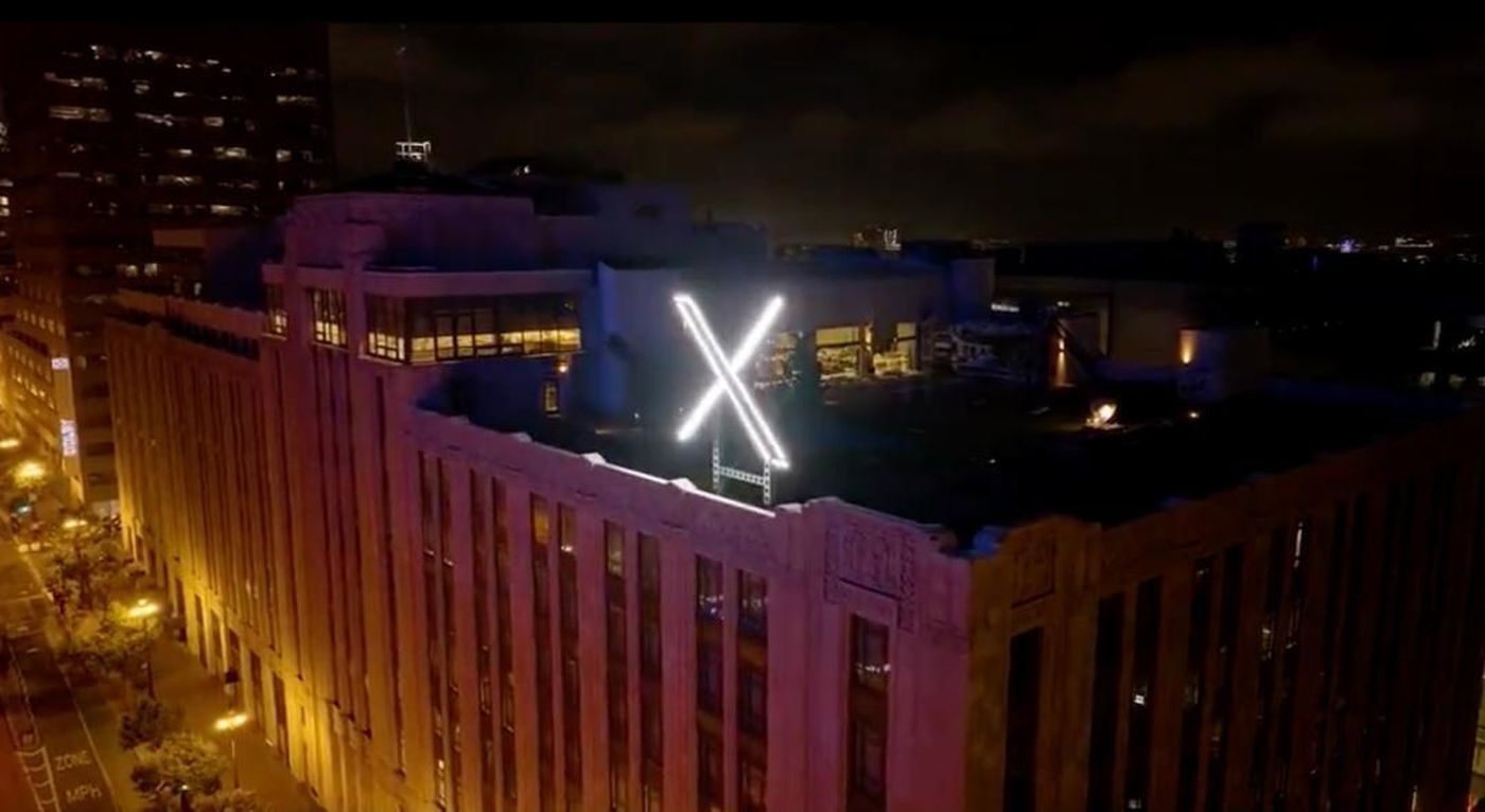 Il n'y a plus de X géant sur le bâtiment de Twitter (X) à San-Francisco ...