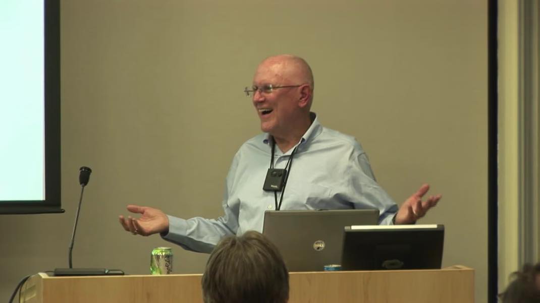 C. Gordon Bell , pionnier de l'informatique et des "minicomputers", est ...